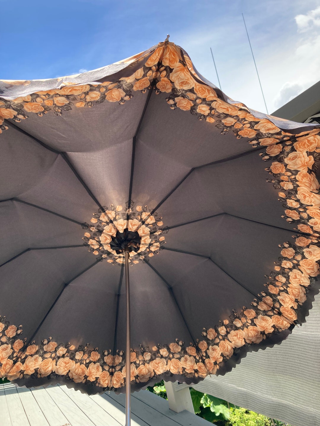 Elegant French Parasol,vintage Umbrella,beautifully Scalloped Edges ...