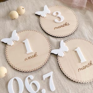3D Monthly Milestone Discs for Baby Photos, Engraved Wood Monthly ...