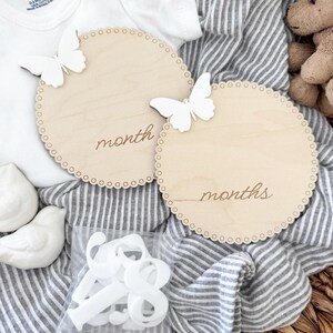 3D Monthly Milestone Discs for Baby Photos, Engraved Wood Monthly ...