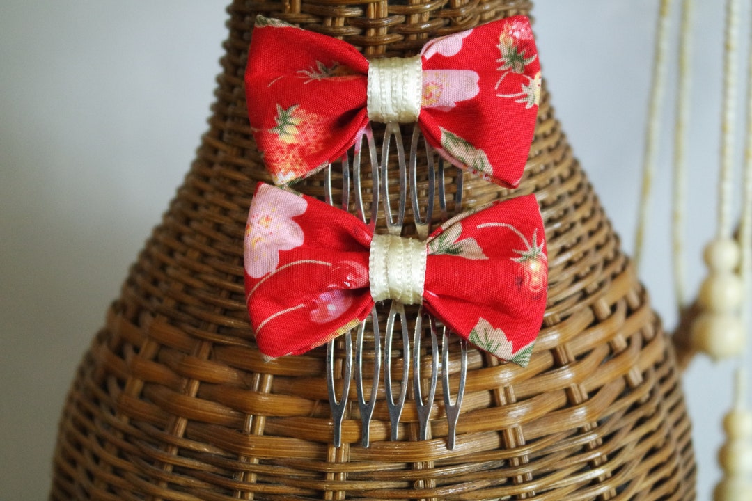 Pair of Vintage Fabric Knot Combs - Etsy