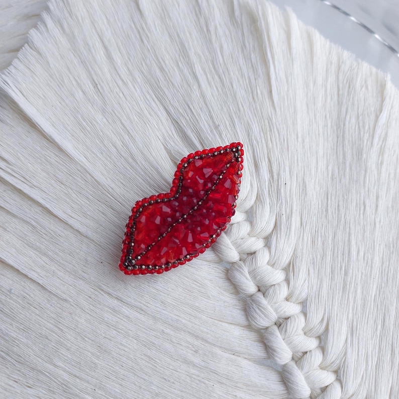 Beaded Red Lips Brooch Pin, Sexy Red Lips Lapel Pin, Sexy Body Jewelry ...