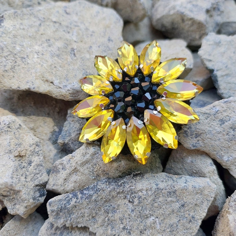 Sunflower Brooch - Etsy