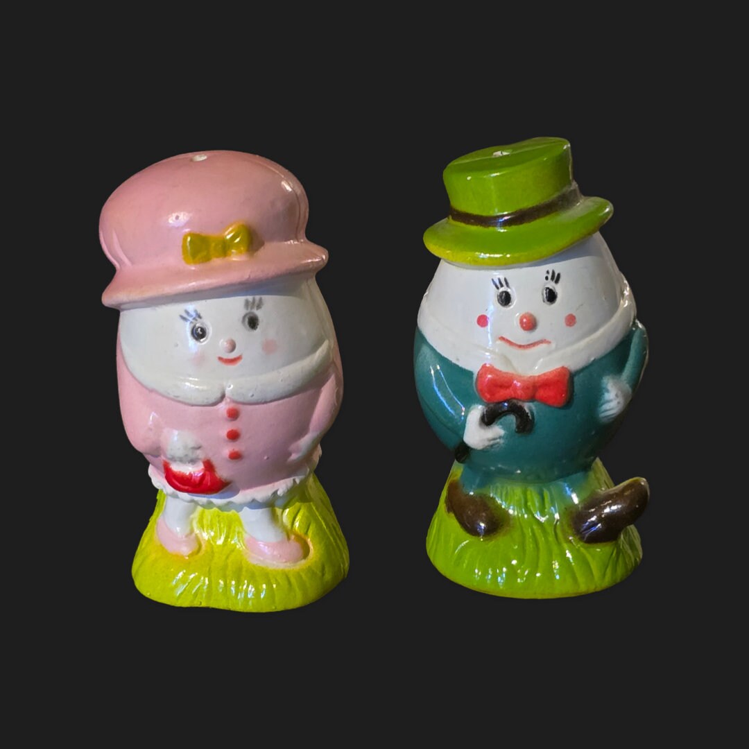 Humpty Dumpty and Wife Salt & Pepper Shakers Hong Kong 3" - Etsy