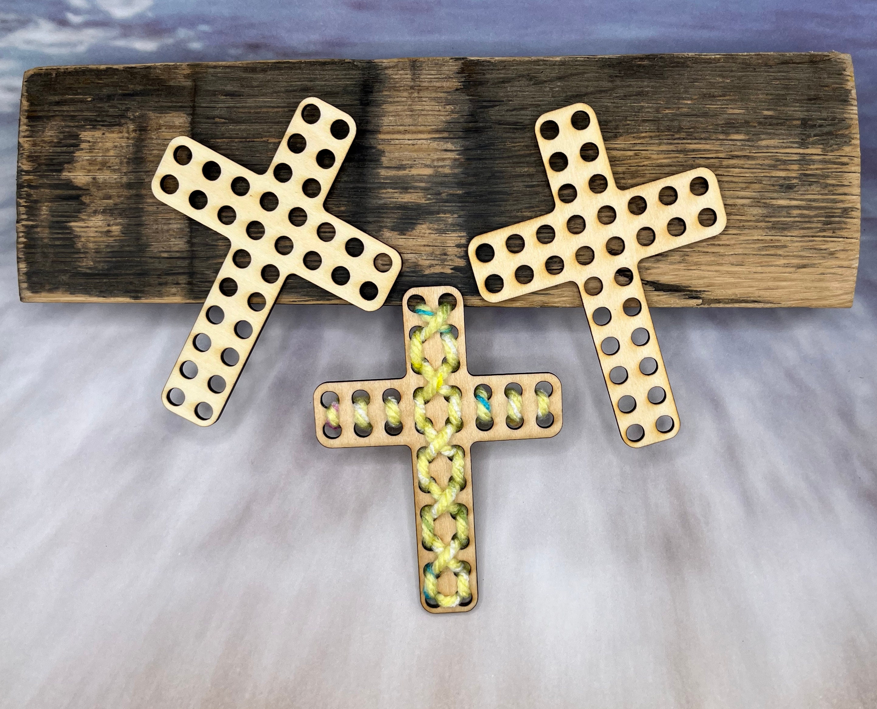Cross Craft Kit - Wooden Yarn Weaving/ Lacing Toy for Kids. Perfect for ...
