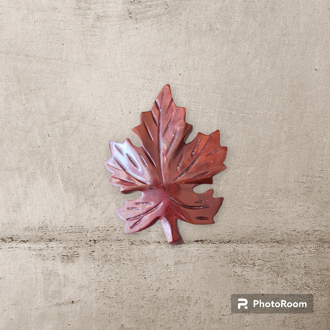Vintage 1940s Carved Wooden Maple Leaf Brooch - Etsy