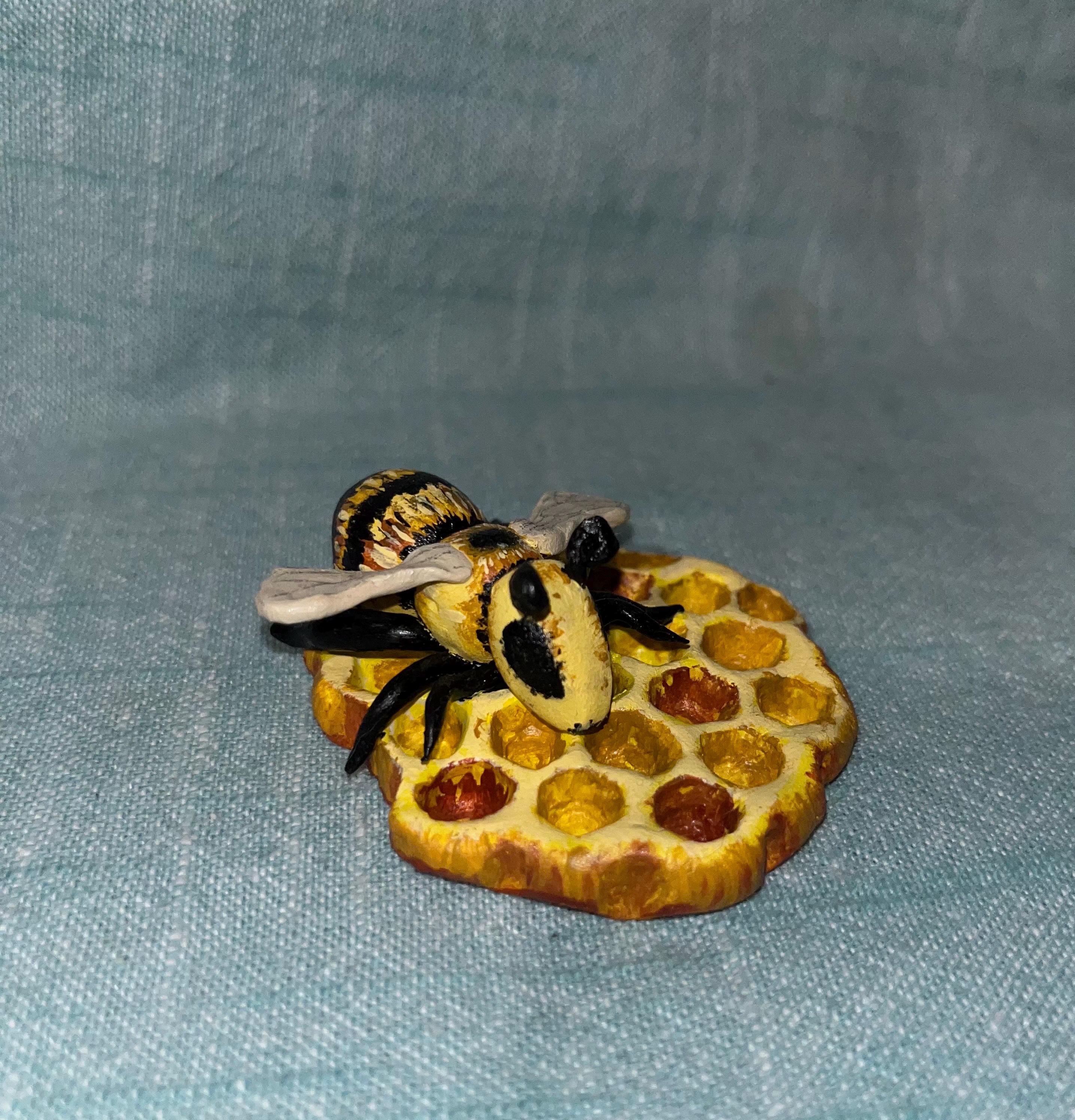 Bumblebee With Honeycomb- Clay Figurine - Etsy