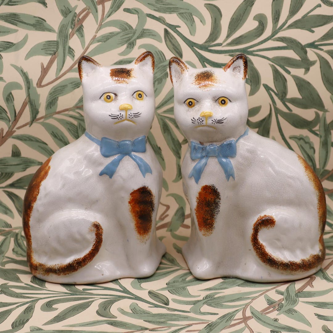 Pair of Vintage Staffordshire Style Cat Figurines Bookends Mantle Cats ...