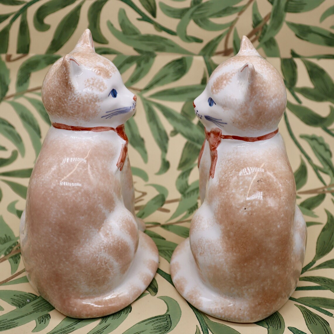Pair of Hand-painted Cats Made by Rye Pottery England Peach and White ...