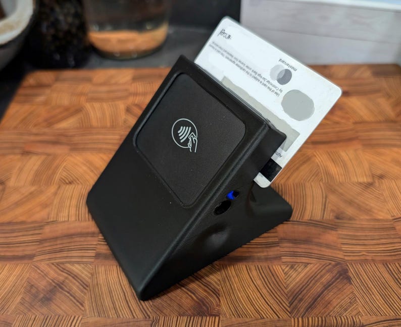 BBPOS Chipper Stand - Present Your Card Reader in a Convenient and ...