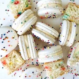 Funfetti Birthday Cake Macarons Macaroons Cookies Treats Delicious ...