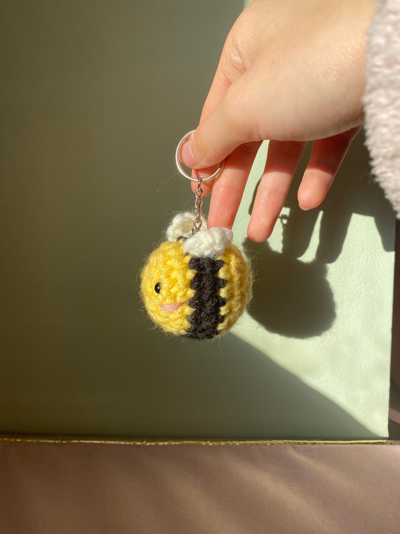 Mini Bee Keychain | Amigurumi | Crochet Keychain | Handmade Gift ...