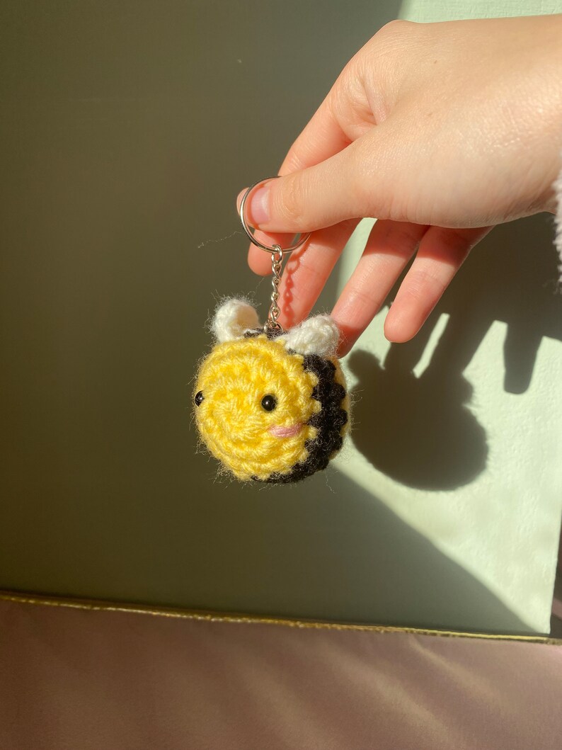 Mini Bee Keychain | Amigurumi | Crochet Keychain | Handmade Gift ...