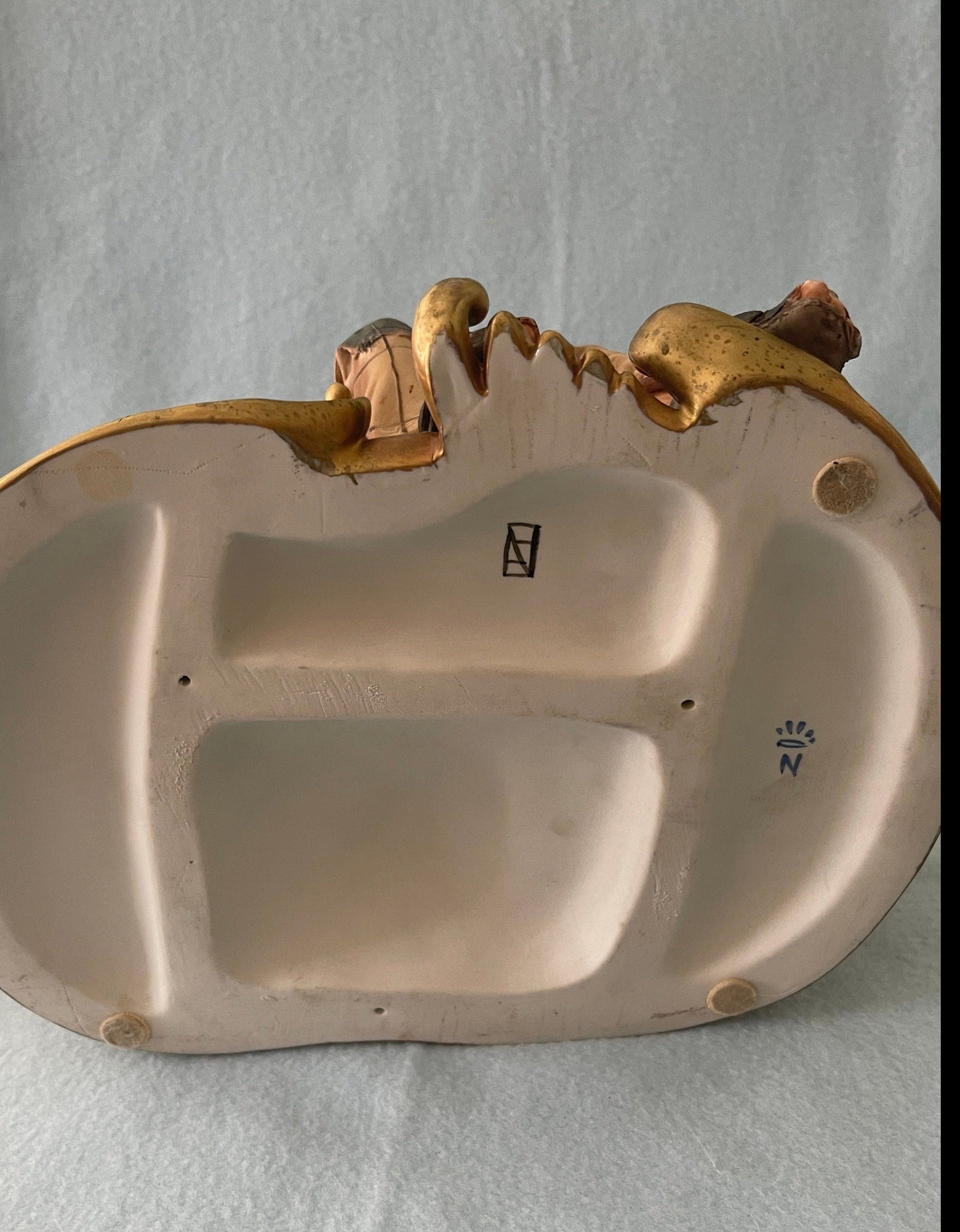 Capodimonte Tramp on Bench Figurine by Volta - Etsy