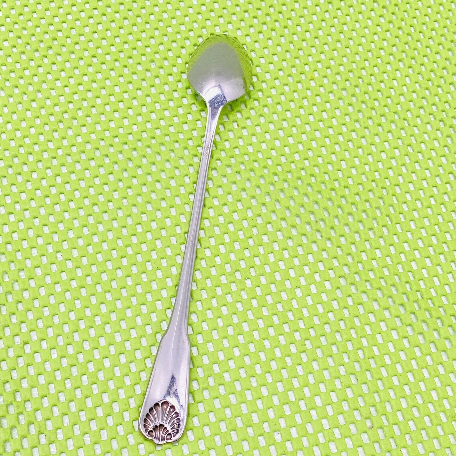 Oneida TUDOR Stainless Deluxe SHELL Glossy Silverware Flatware Iced ...