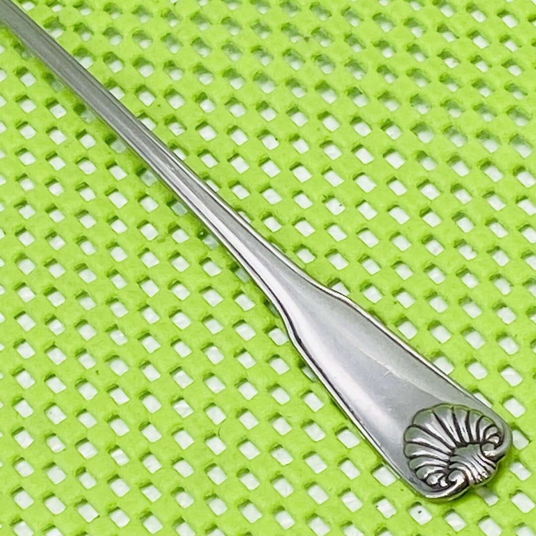 Oneida TUDOR Stainless Deluxe SHELL Glossy Silverware Flatware Iced ...