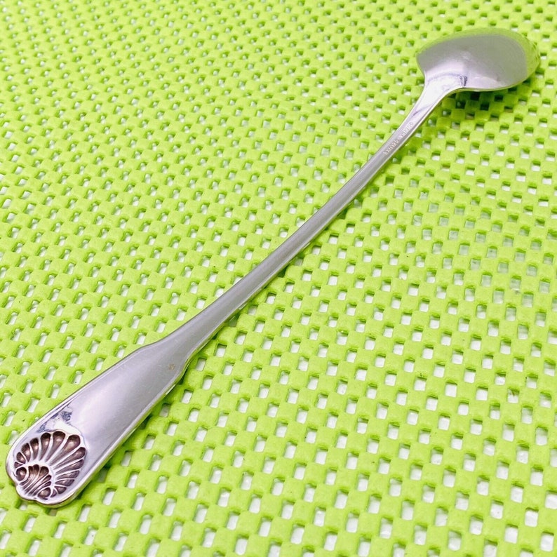 Oneida TUDOR Stainless Deluxe SHELL Glossy Silverware Flatware Iced ...