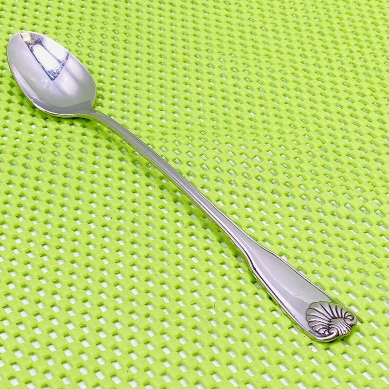 Oneida TUDOR Stainless Deluxe SHELL Glossy Silverware Flatware Iced ...