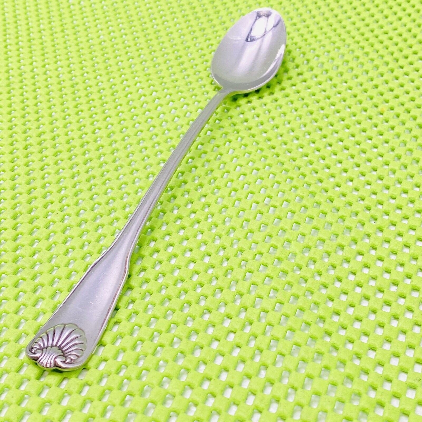 Oneida TUDOR Stainless Deluxe SHELL Glossy Silverware Flatware Iced ...