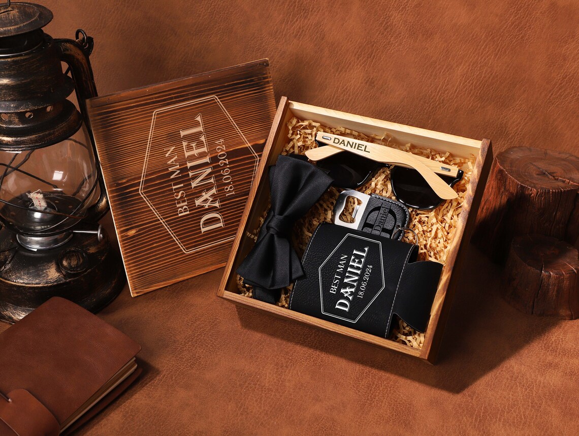 Personalised Wooden Gift Box, Custom Engraved Gift Box for Groomsmen ...