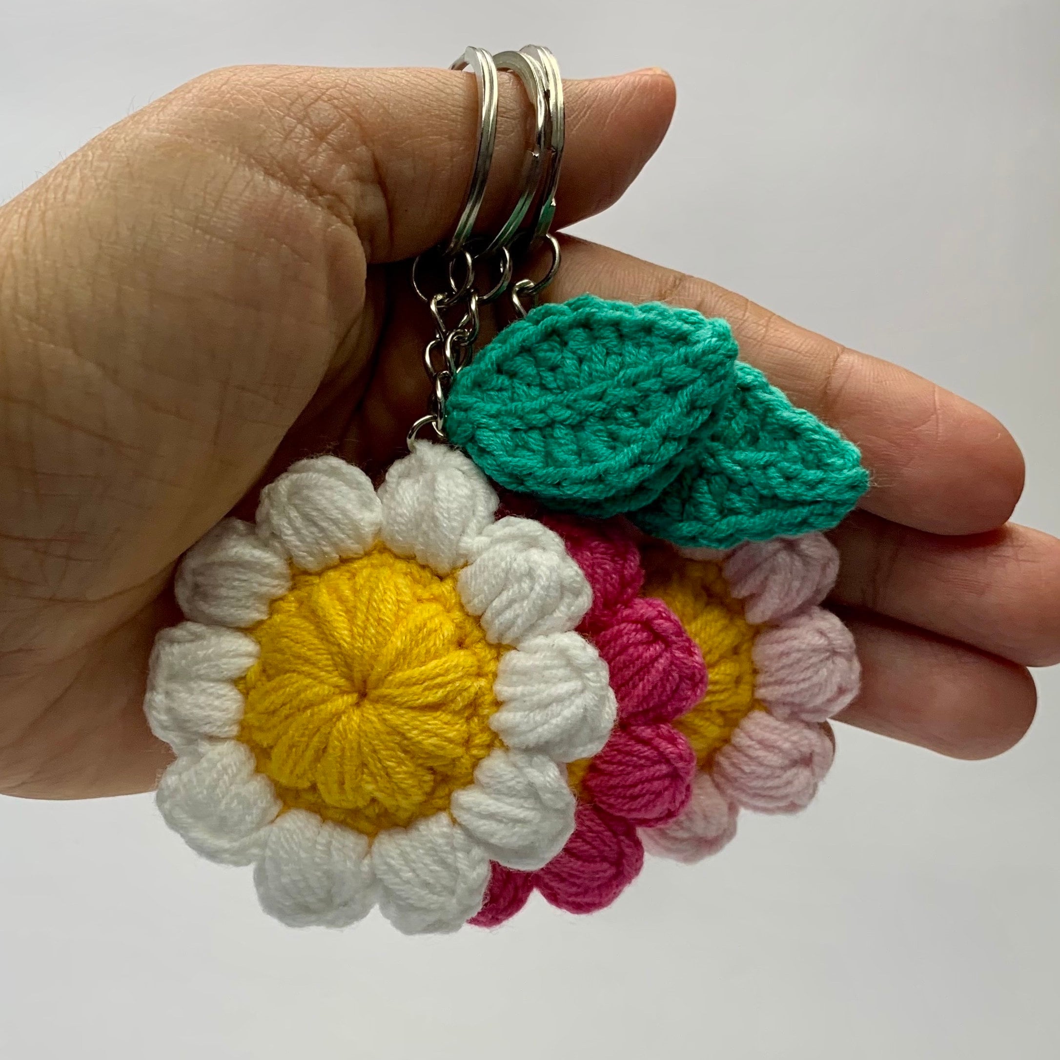 Crochet Daisy Keychain Pattern, Crochet Flower, Crochet Daisy, Flower ...