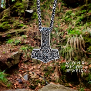 Sigurd and Fafnir Mjolnir Pendant. Authentic Thor Hammer Necklace ...