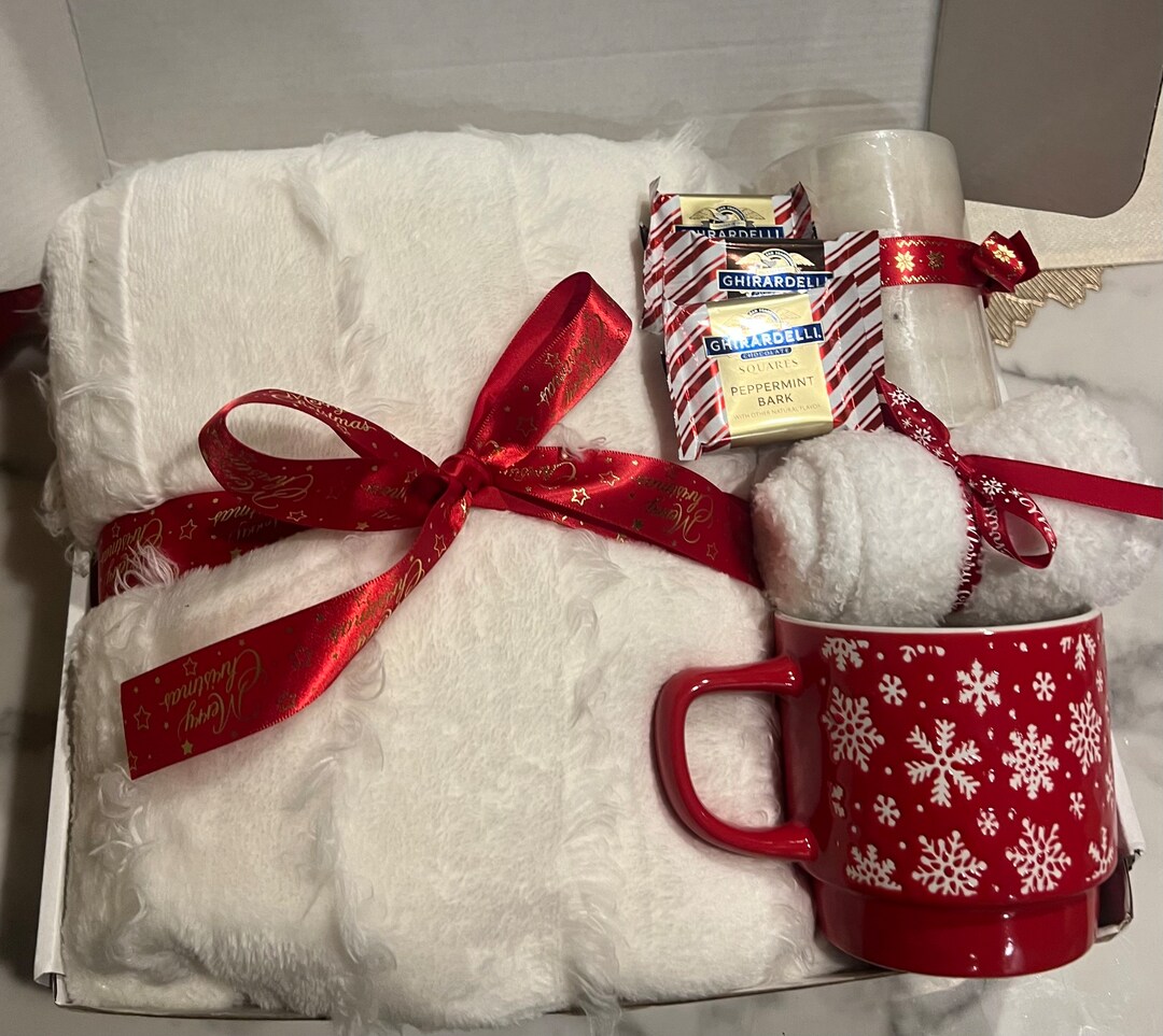 Christmas Gift Box, Holiday Gift for Women, Christmas Blanket, Cozy ...