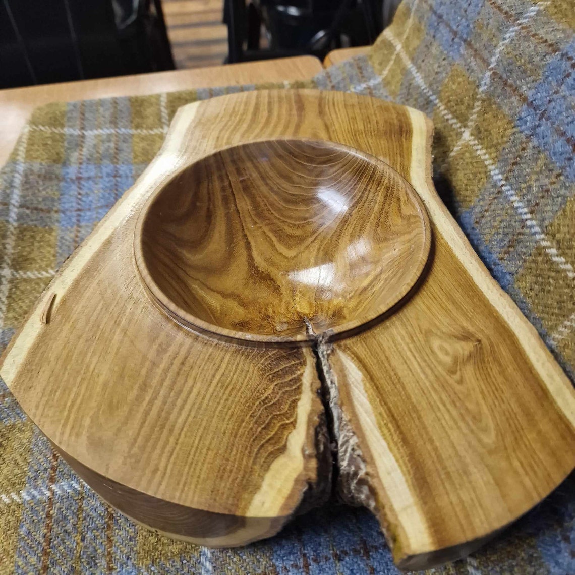 Hand Crafted Live Laburnum Log Bowl - Etsy