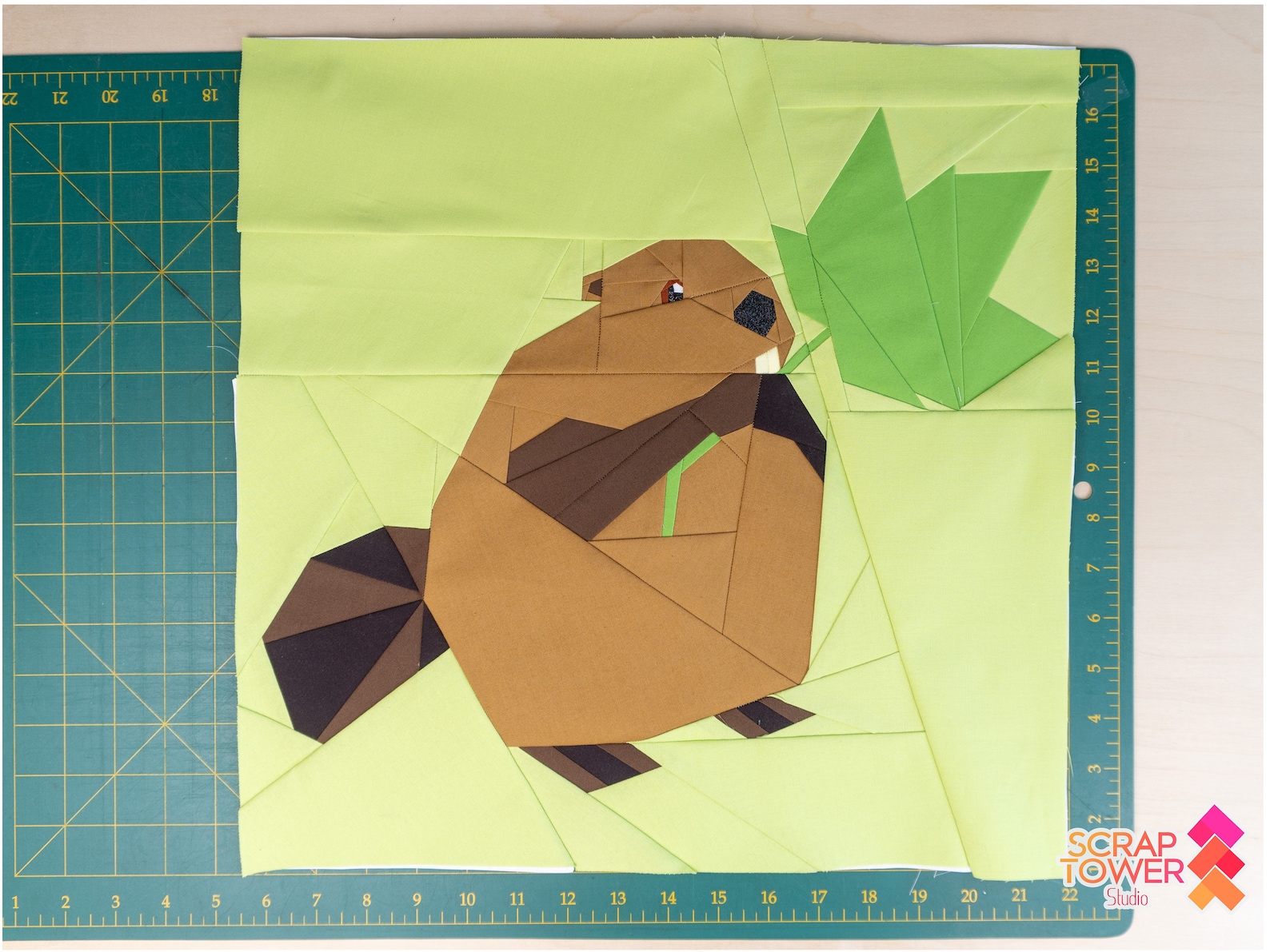 Chonky Maple Beaver Quilt Block Pattern 16x16" Foundation Paper Piece ...