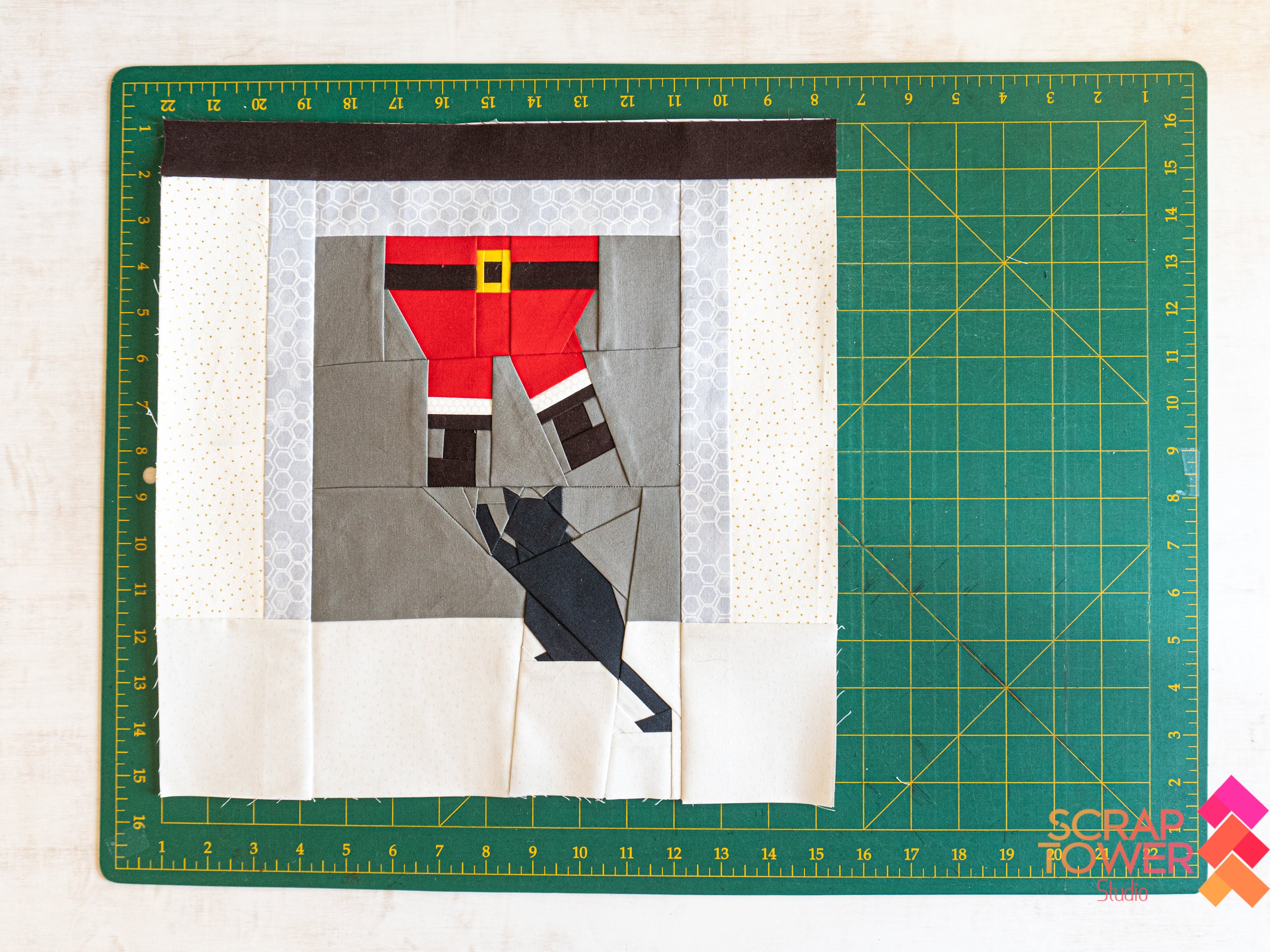 Santa Swat Kitty FPP Quilt Block Pattern - Etsy