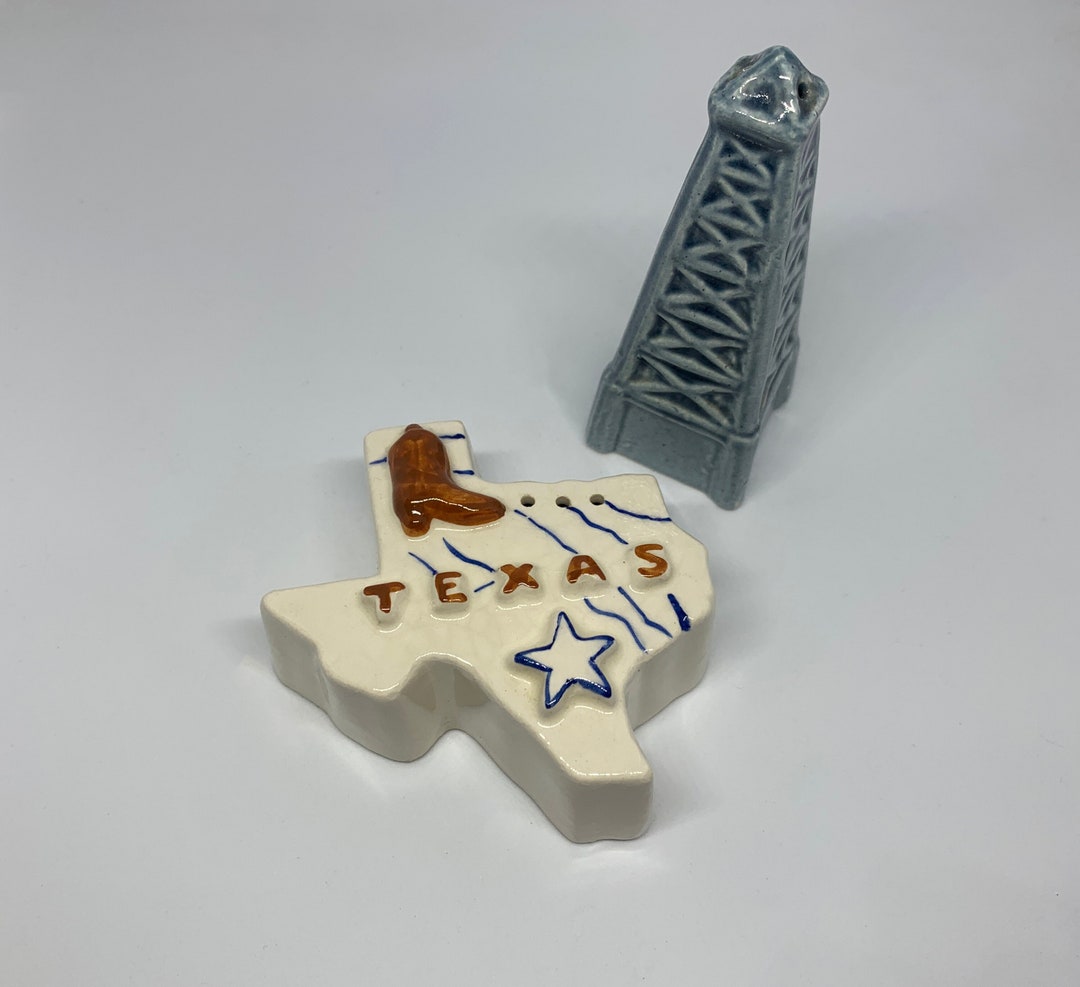 Vintage Parkcraft Texas and Oil Well Salt and Pepper Shakers - Etsy