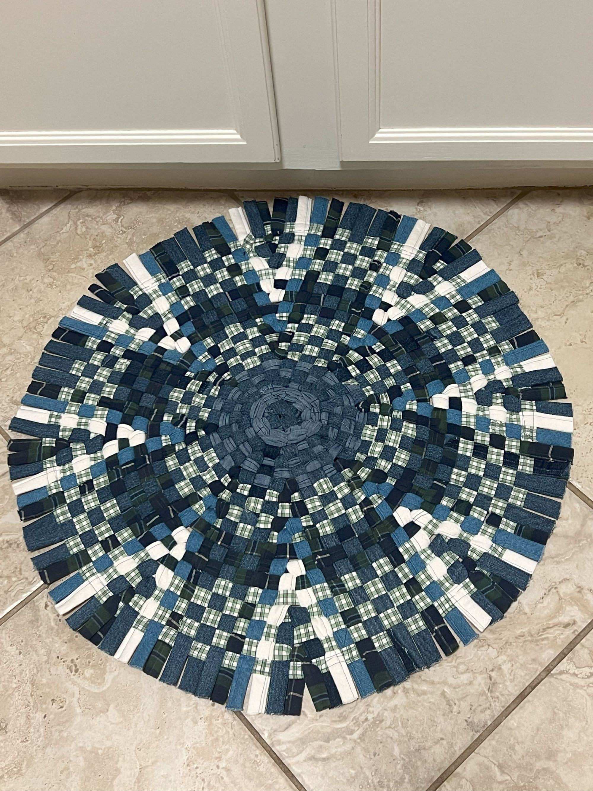 Blues and Greens 27 Inch Round Wagon Wheel Rug - Etsy