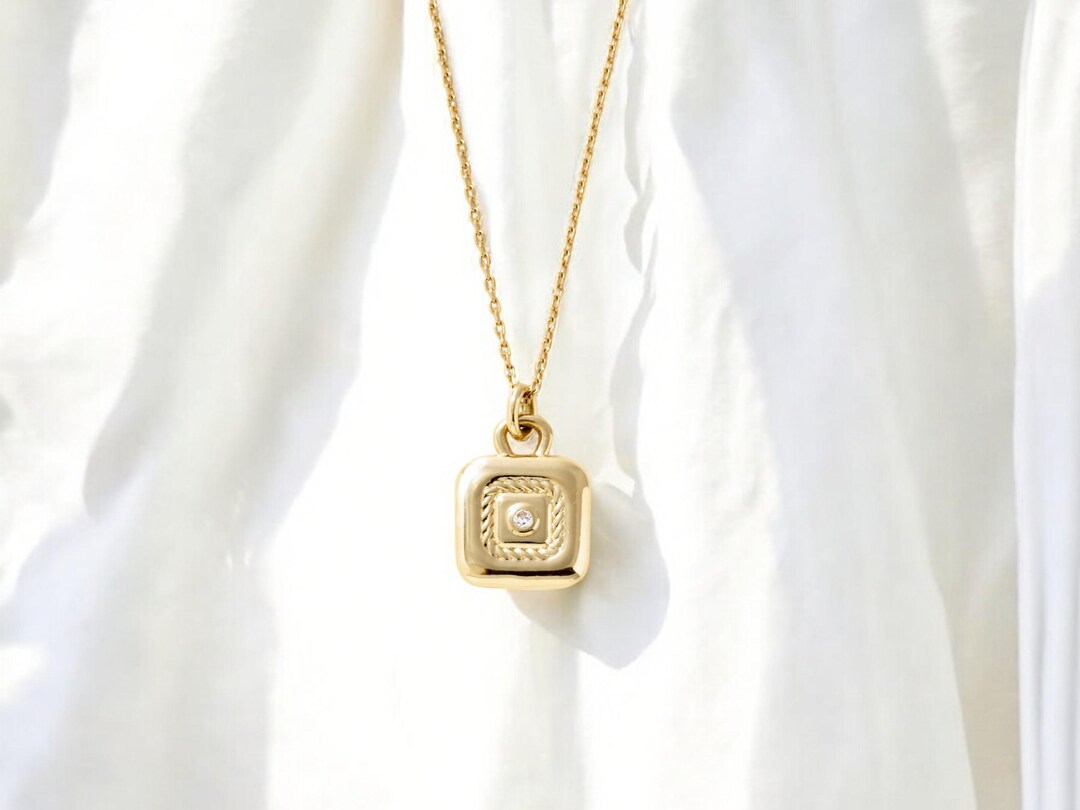 14K Gold Square Pendant Necklace: Minimalist Vintage Style - Etsy