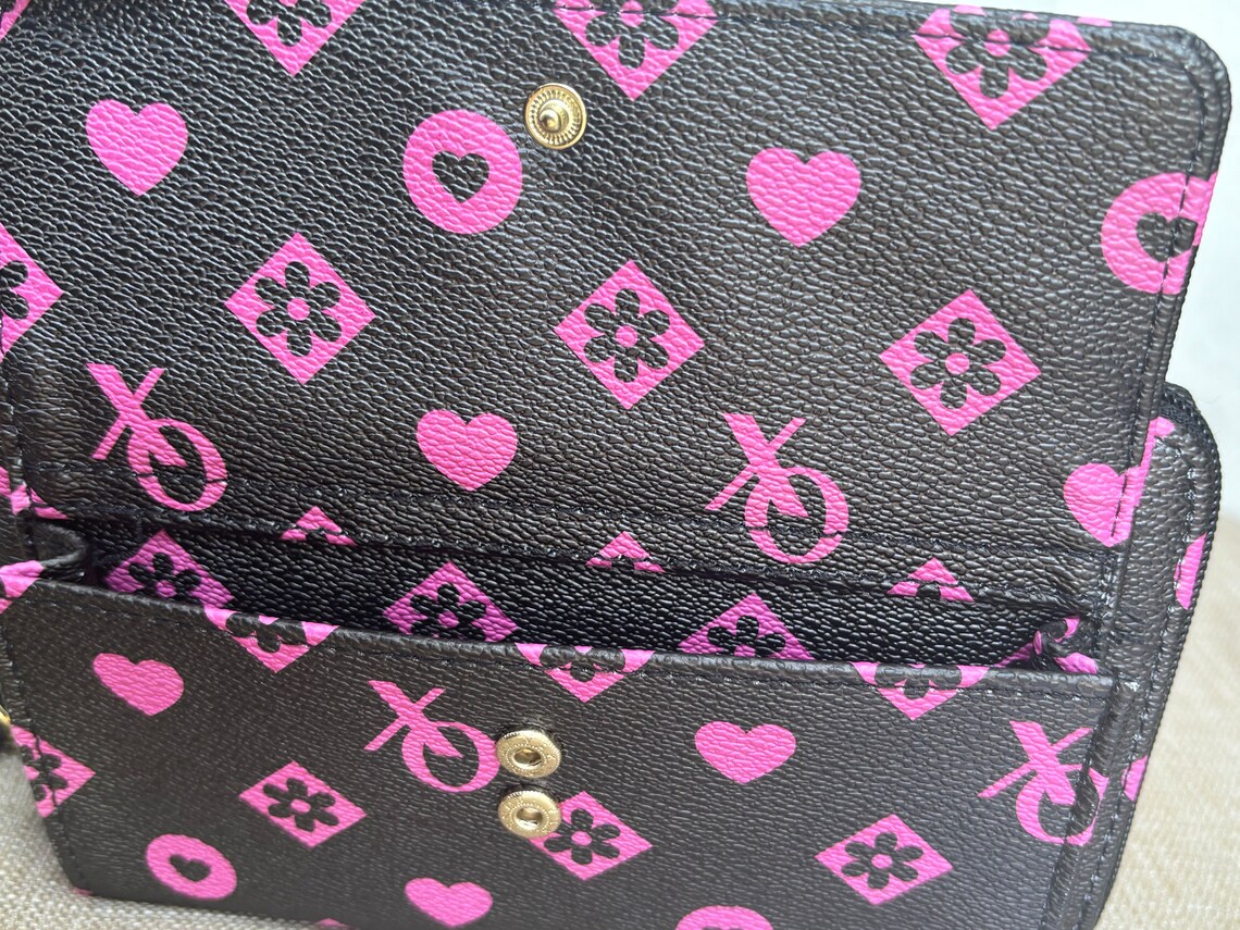 XOXO Wristle Wallet for Women - Etsy