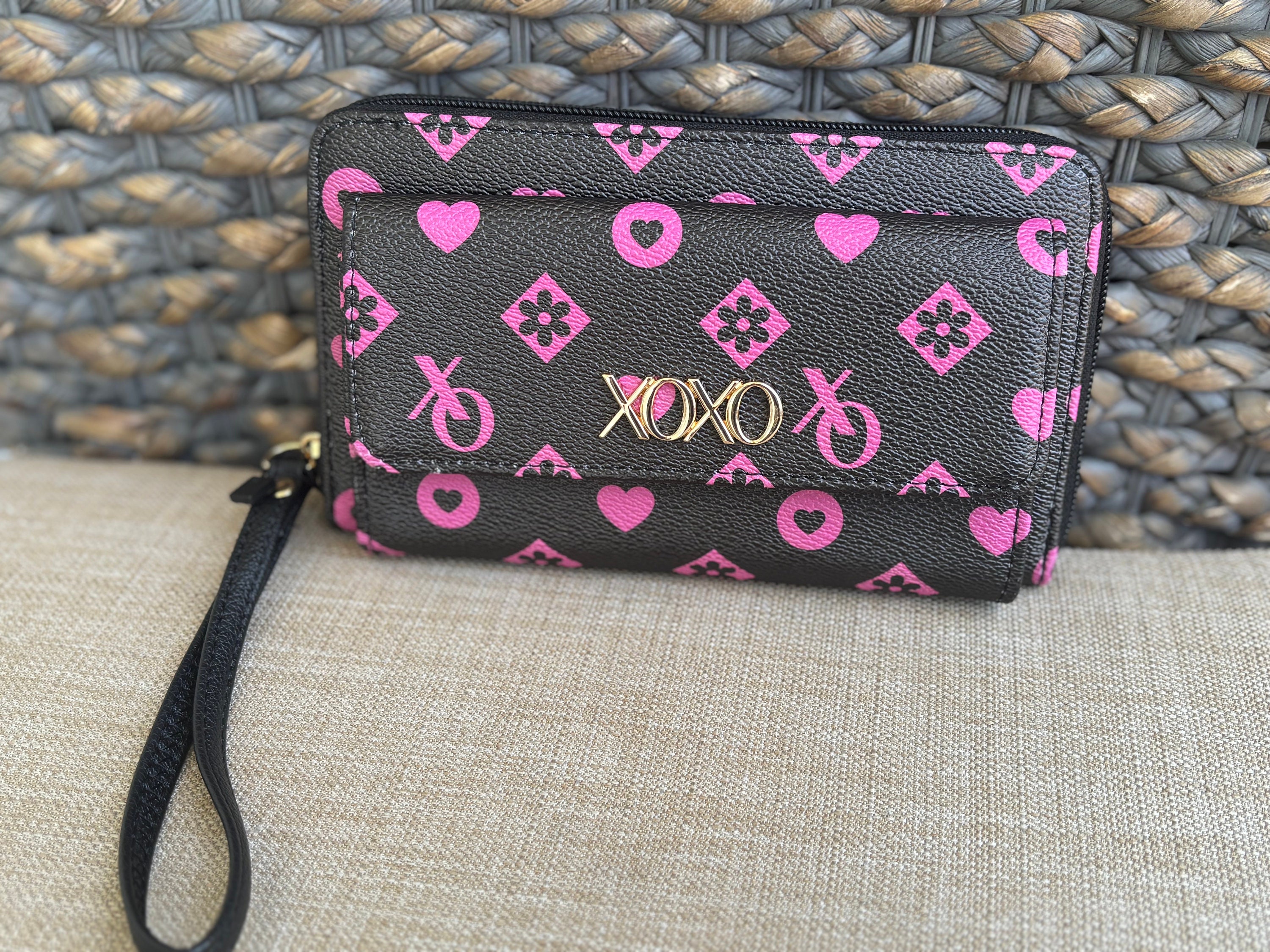 XOXO Wristle Wallet for Women - Etsy