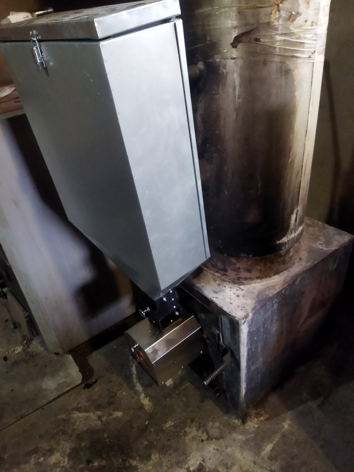 Pellet Burner With Gravity Feed of Pellets, Which Can Be Installed on ...