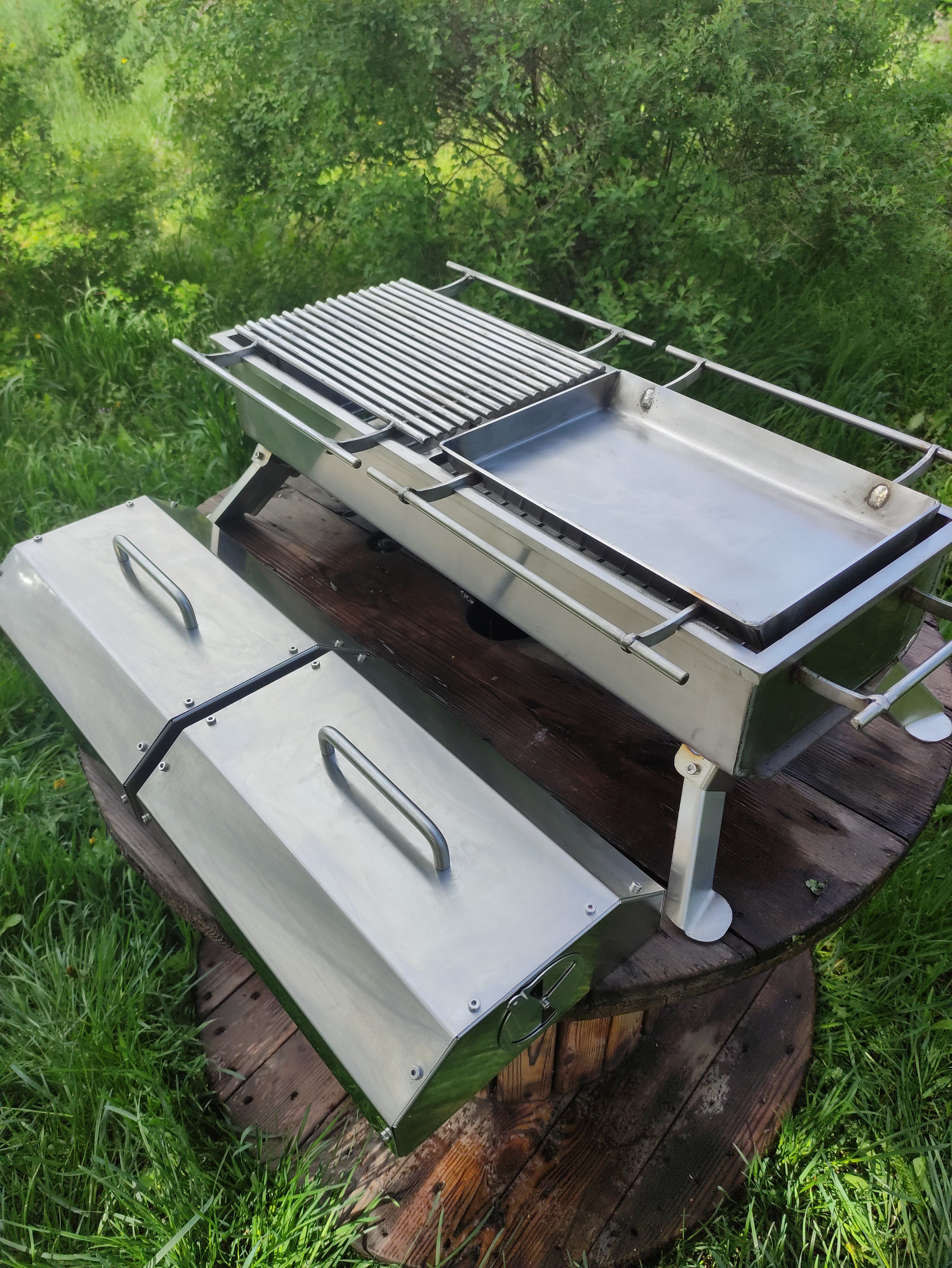 Barbecue With Grate and Lid! Tabletop Hibachi Grill Made of Stainless ...