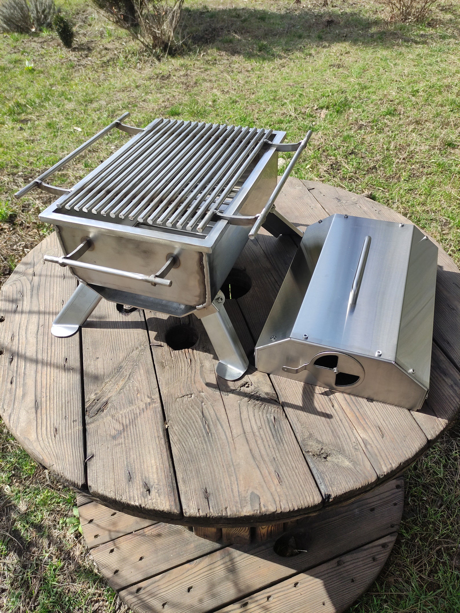 Barbecue With Grate and Lid! Tabletop Hibachi Grill Made of Stainless ...
