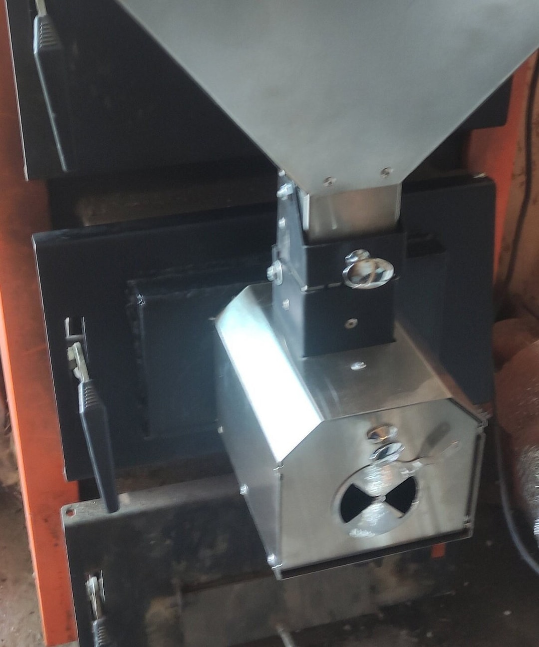 Pellet Burner With Gravity Feed of Pellets, Which Can Be Installed on Any Wood Stove or Boiler ...