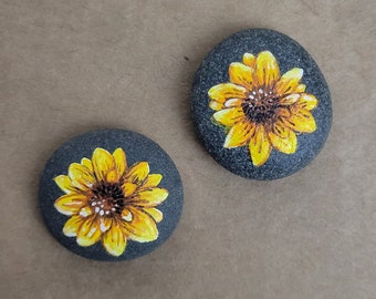 Hand Painted Daisy Garden on North Carolina River Rock - Etsy