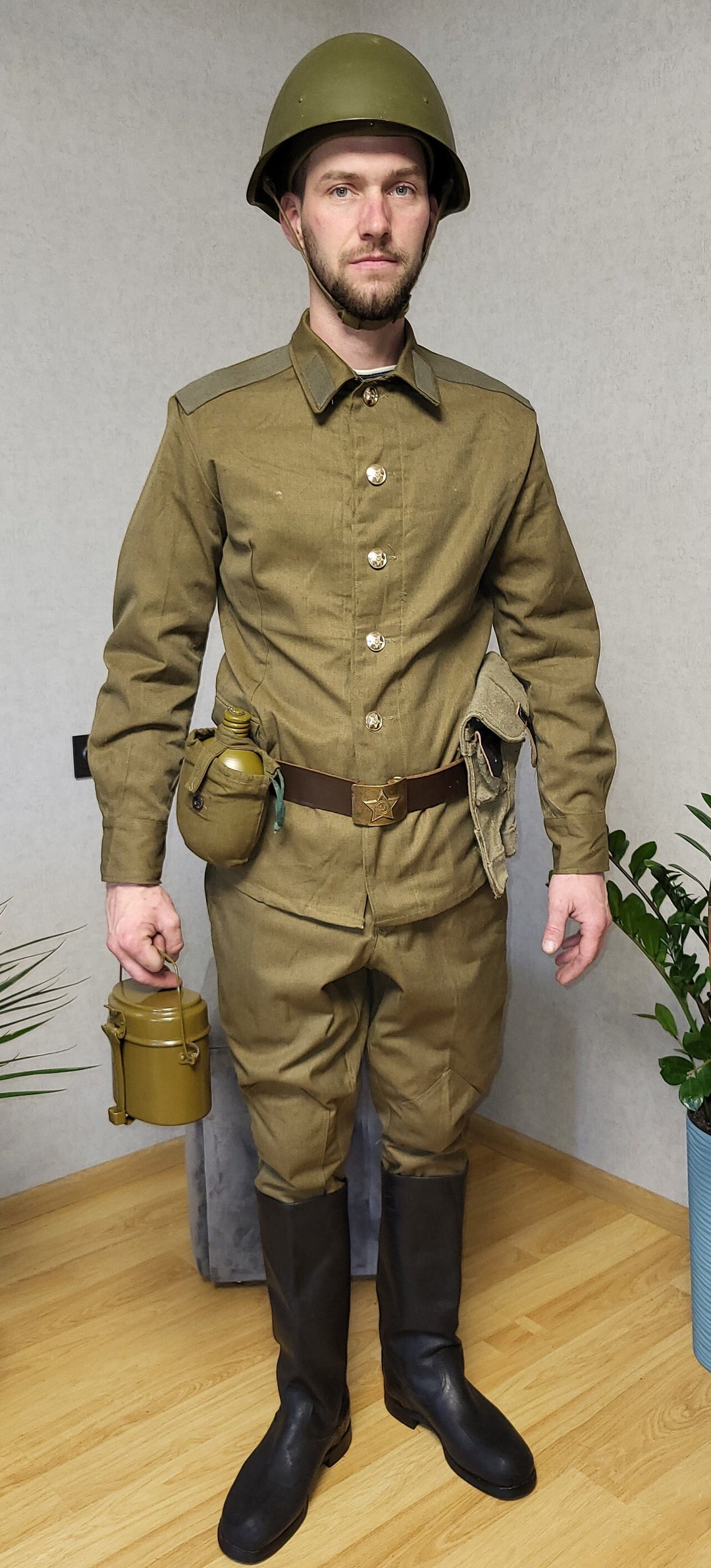 Retro Collectible Outfit Set With Accessories, Helmet Belt Ensemble ...