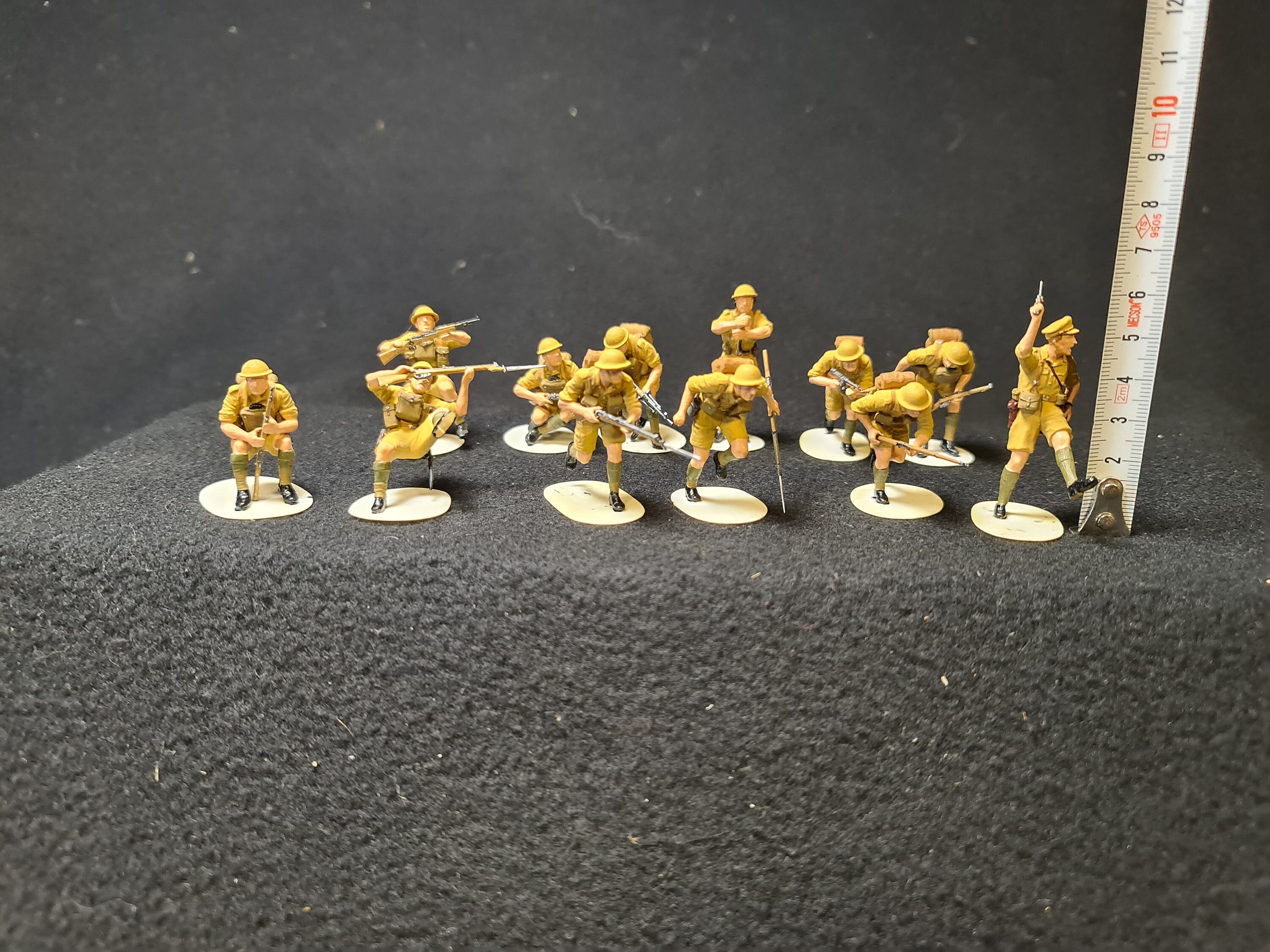 1/35 British Soldiers WW2 Polymer Figures, Painted.12 Figures. - Etsy