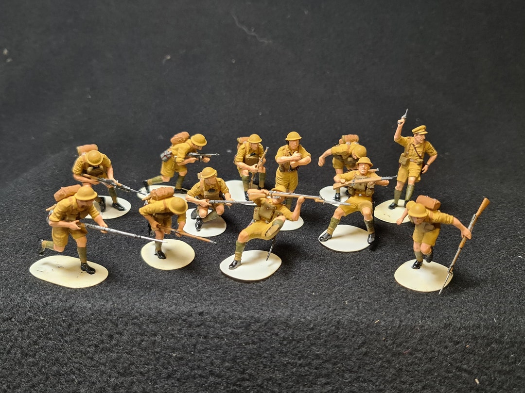 1/35 British Soldiers WW2 Polymer Figures, Painted.12 Figures. - Etsy