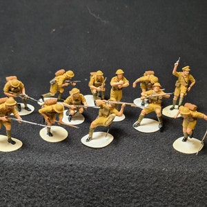 1/35 British Soldiers WW2 Polymer Figures, Painted.12 Figures. - Etsy