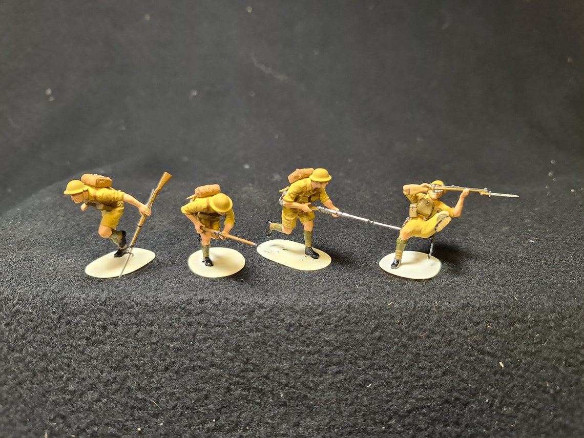1/35 British Soldiers WW2 Polymer Figures, Painted.12 Figures. - Etsy