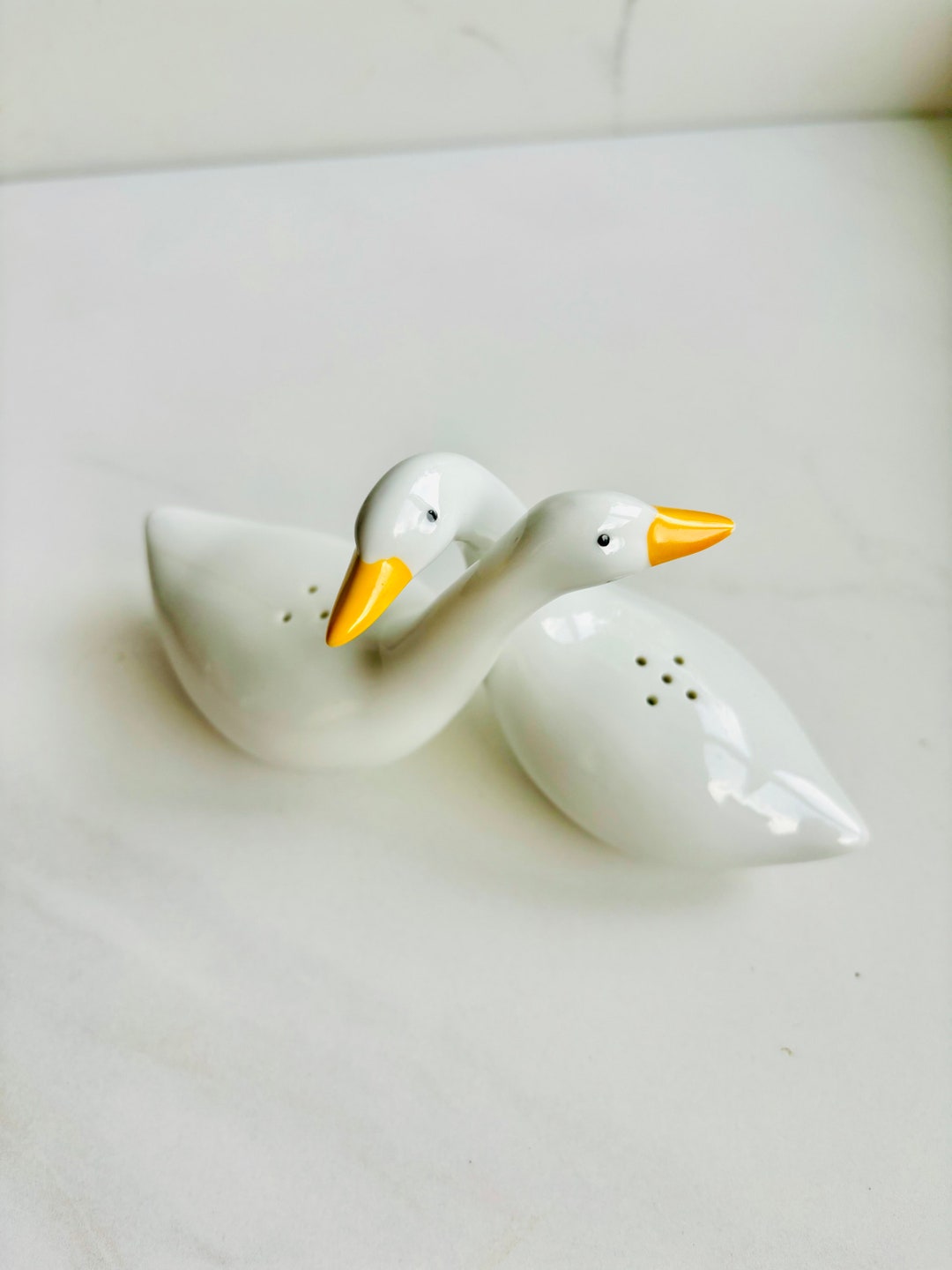 Vintage Avon Goose Hugger Salt & Pepper Shakers Cute Country Geese ...