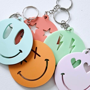 Smile Face Acrylic Keychain | Trendy Smile Bag Tag | Retro Keychain ...