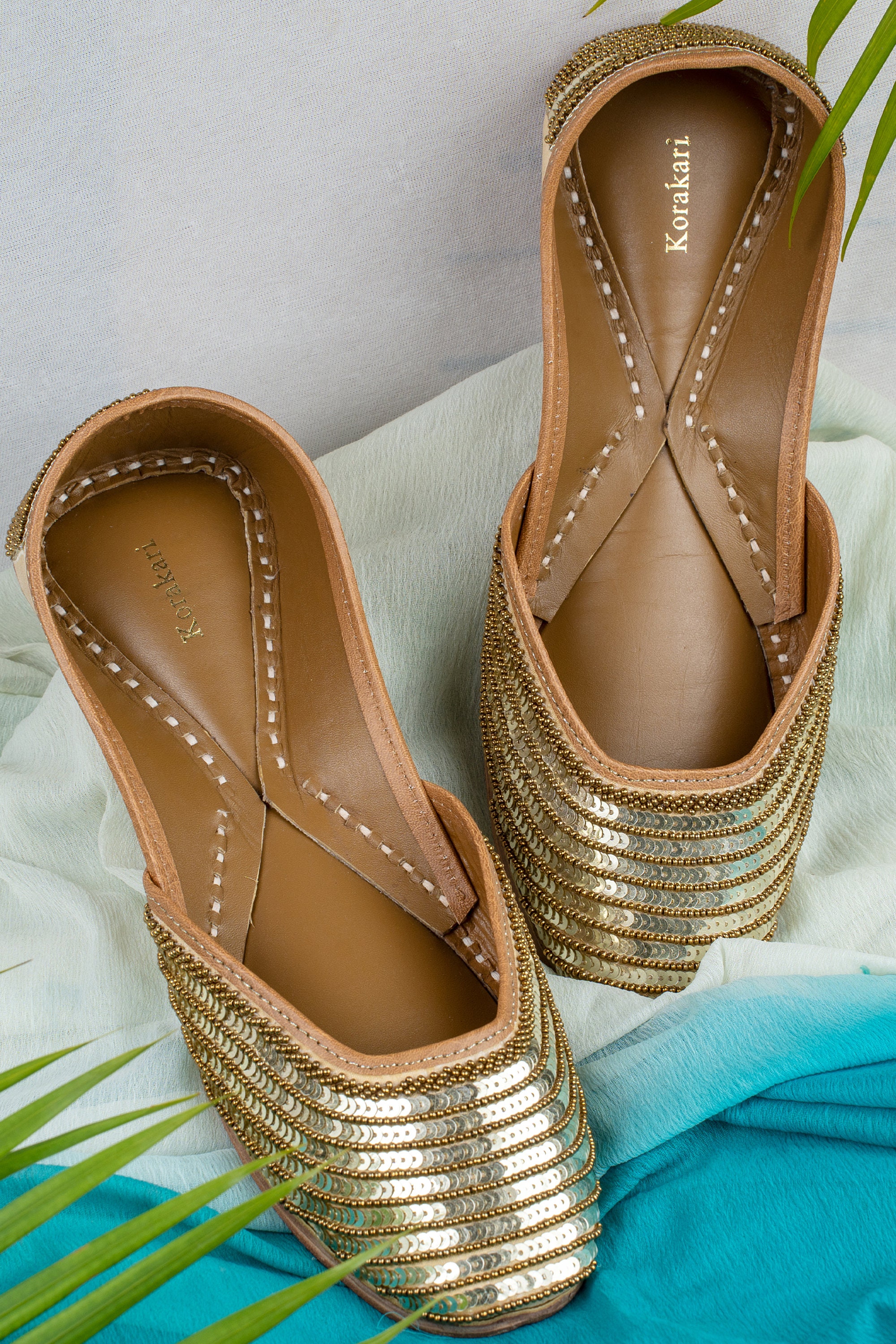 Syndrella - Elegant Traditional Indian Punjabi Sandals | Juttis ...