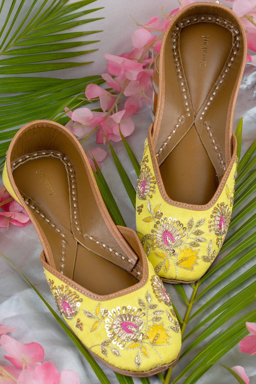 Lemon Luxe Punjabi Jutti – Handcrafted Yellow Leather Mojari Shoes ...