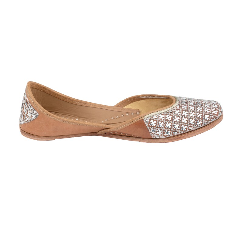 Juno - Traditional Indian Punjabi Sandals | Juttis | Handcrafted ...