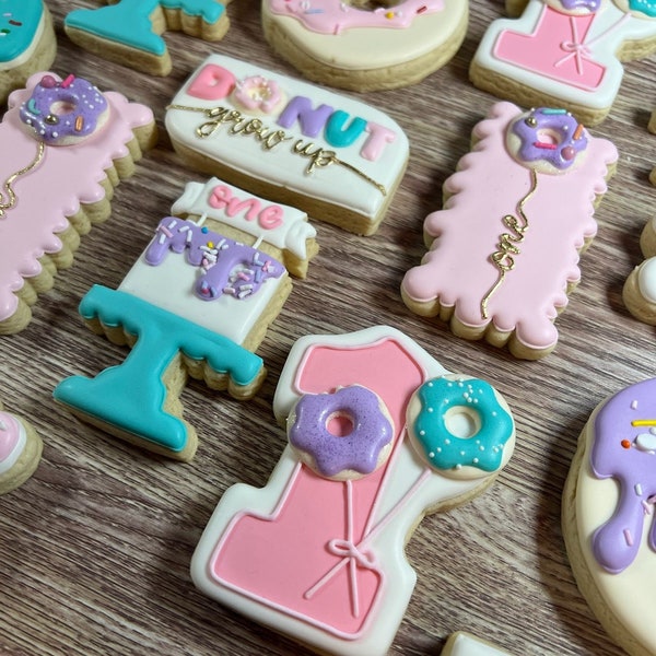 Custom Royal Cookies - Etsy